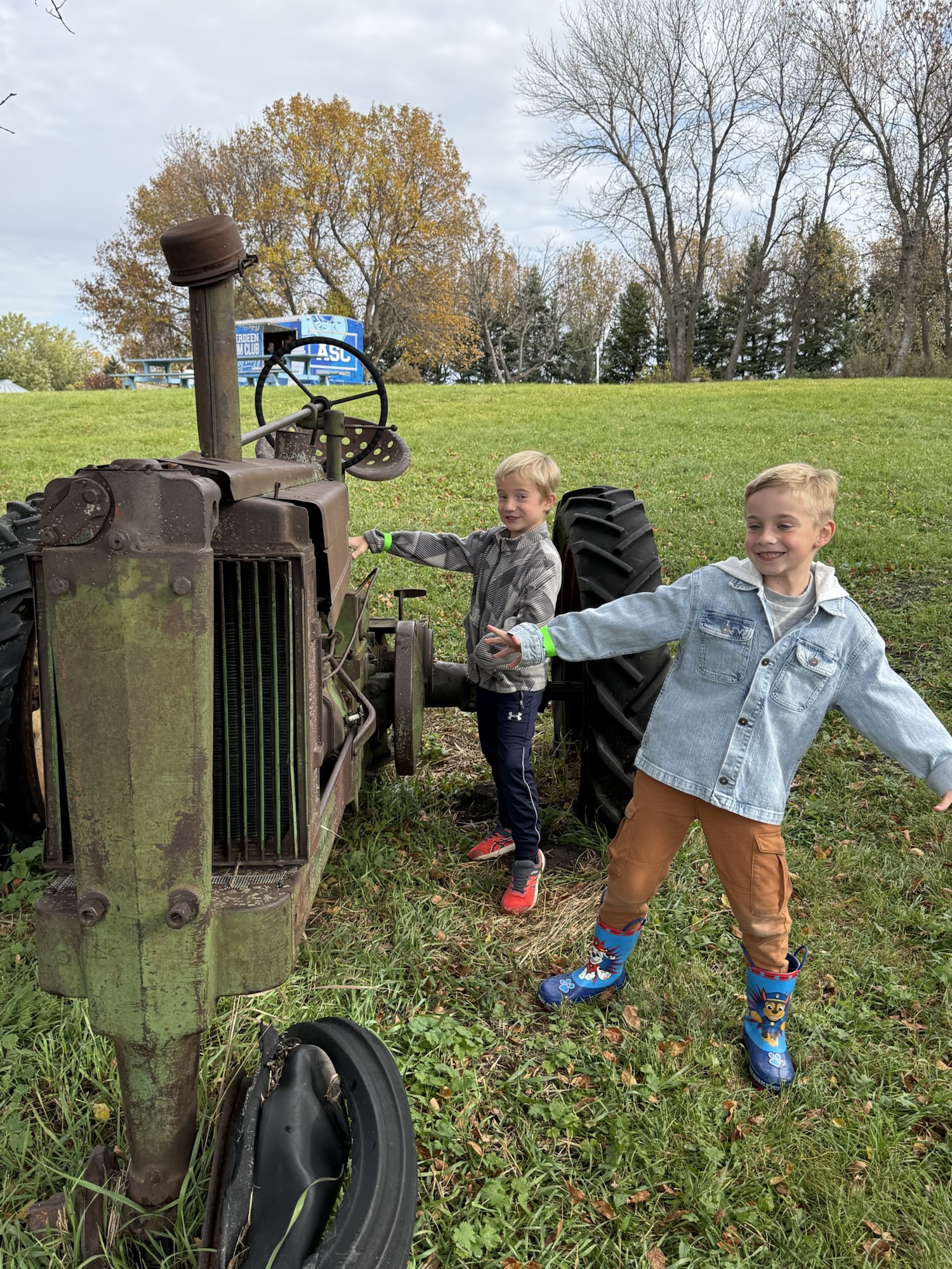 Corn Maze Adventure – Heinz Family Part 2!